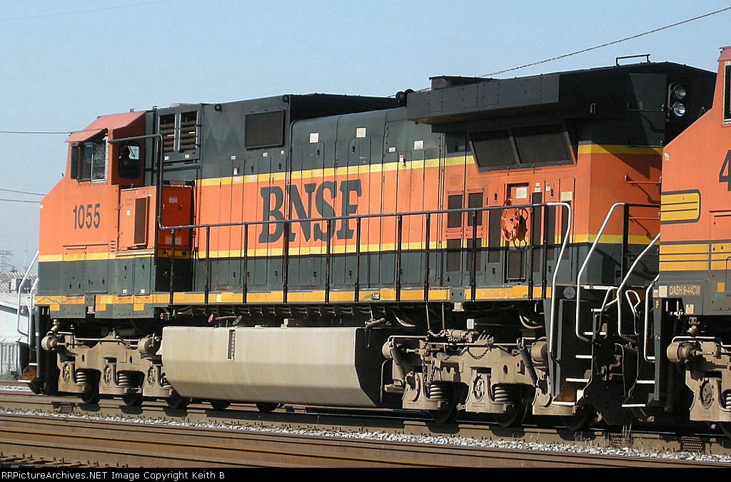 BNSF 1055